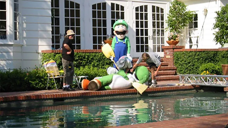 Behind The Dangerous Stunts Of Nintendo’s Iconic Mario Commercials ...